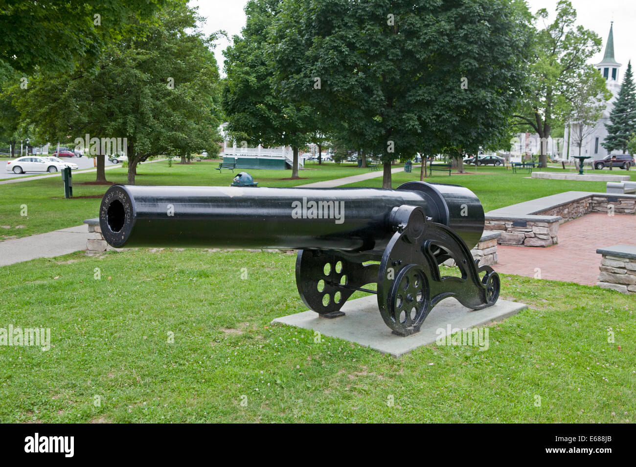 Battleship cannon in the downtown park in Bristol, Vermont Stock Photo ...