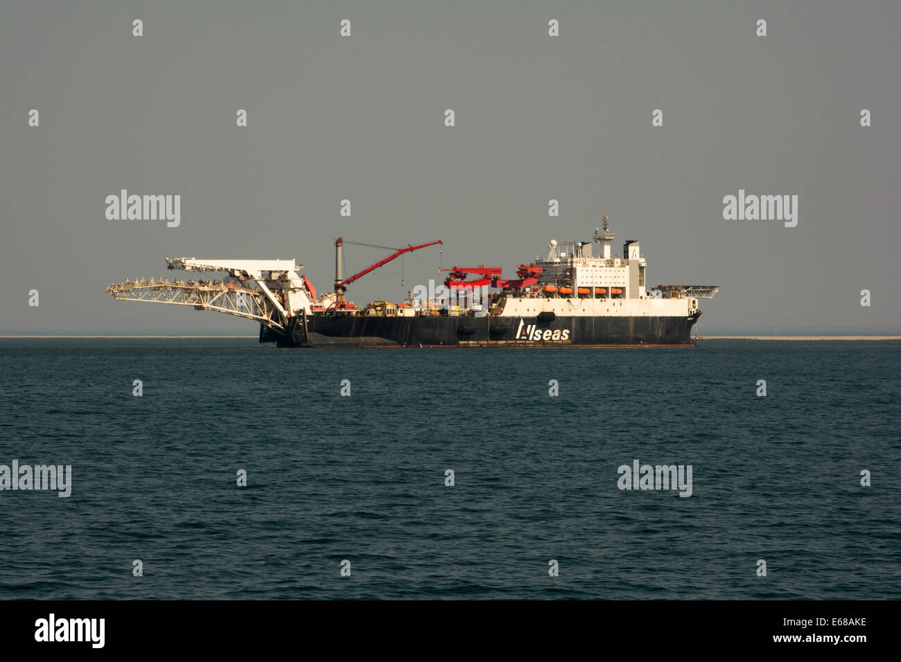 Solitaire pipelaying vessel hi-res stock photography and images - Alamy