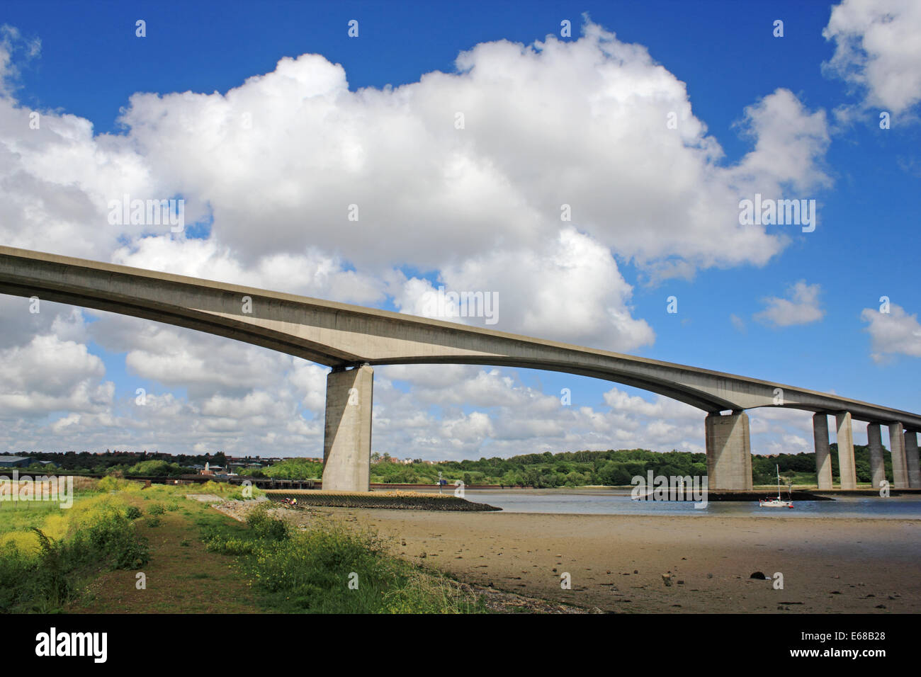 Orwell Bridge over the Orwell River near Ipswich in Suffolk, England ...
