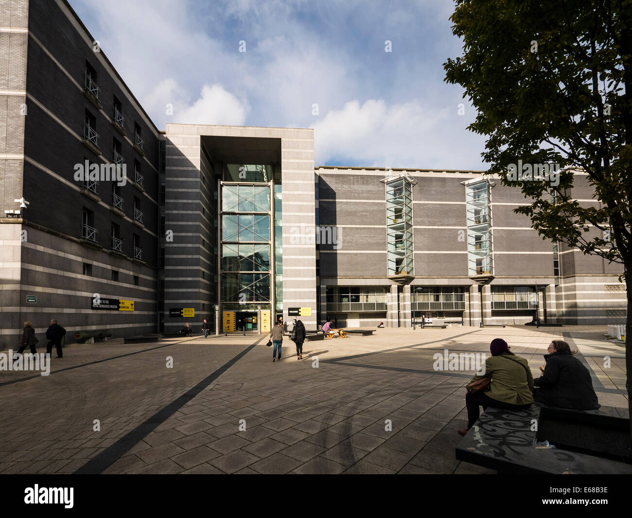 Armouries hi-res stock photography and images - Alamy
