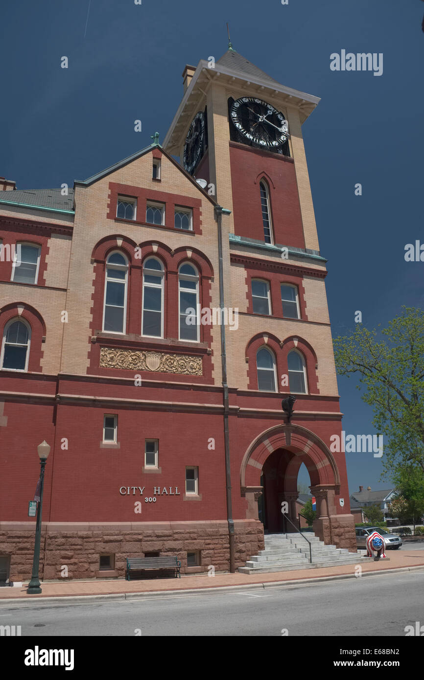 New Bern, North Carolina City Hall building. Tower Clock Stock Photo ...