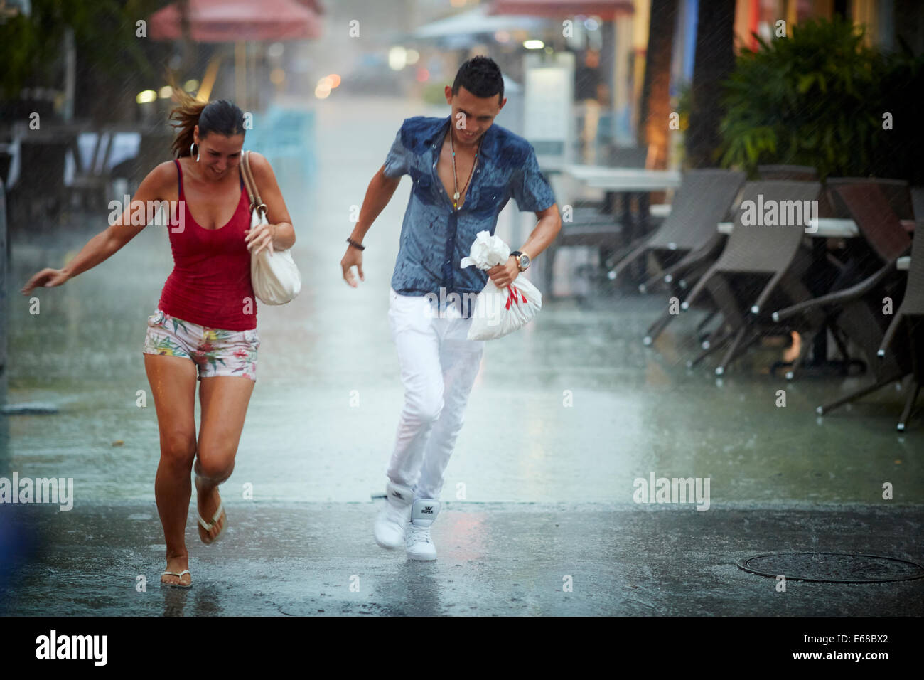 Soaking wet woman rain hi-res stock photography and images - Alamy