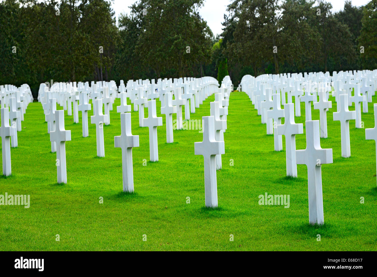 Cross Grave Markers Normandy American Cemetery France Colleville Sur ...
