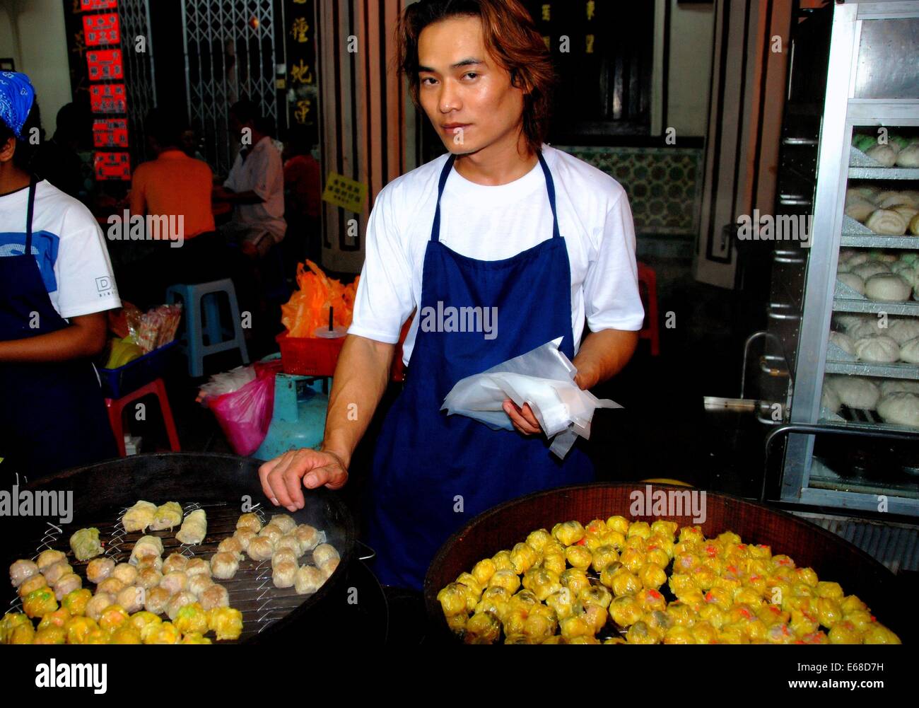 Dim sum vendor hi-res stock photography and images - Alamy