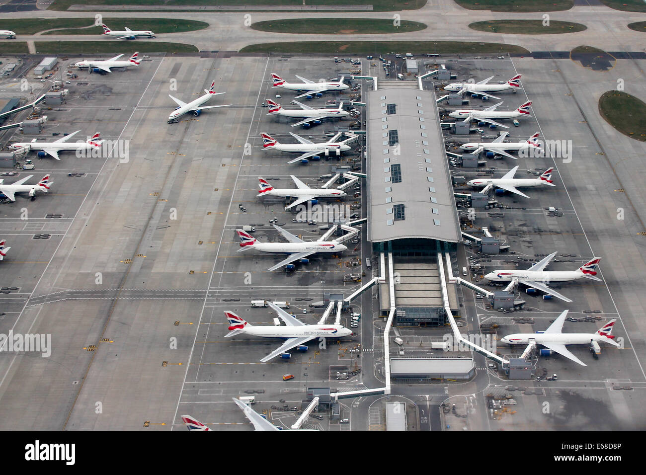 Heathrow Terminal 5 High Resolution Stock Photography and Images - Alamy