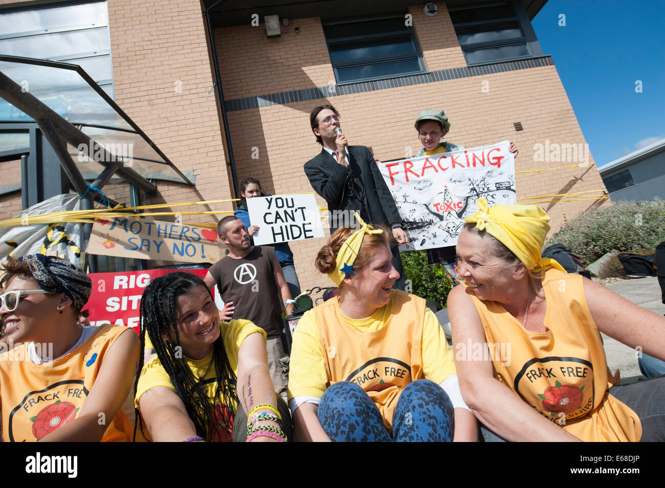 Oil rig camp hi-res stock photography and images - Alamy