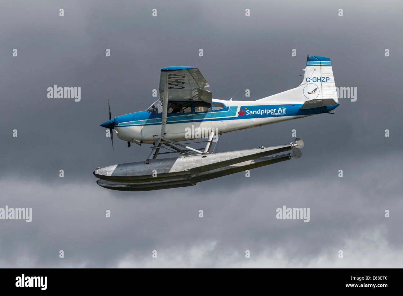 Cessna floatplane hi-res stock photography and images - Alamy