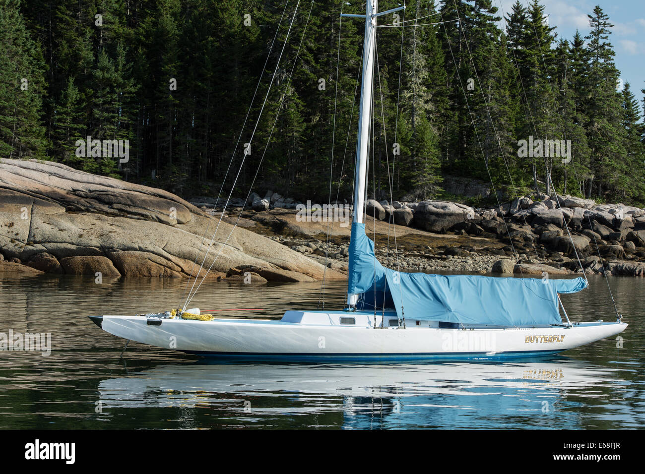 Center Harbor, Brooklin, Maine - 9 August 2014.Sloop "Butterfly" at ...