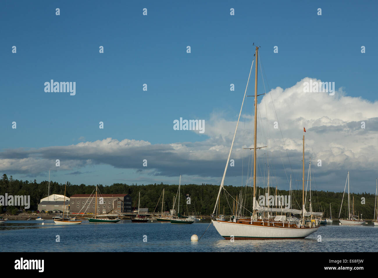 Yawl hi-res stock photography and images - Alamy