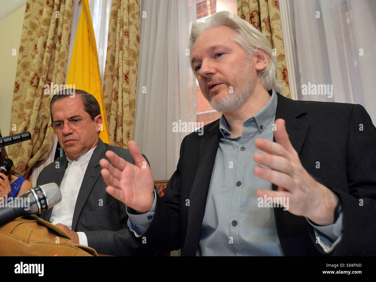 The ecuadorian embassy in london hi-res stock photography and images ...