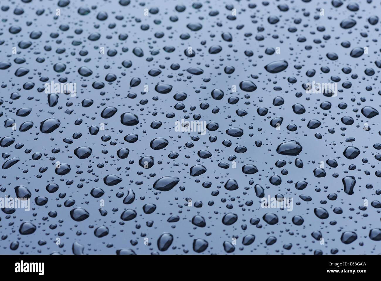 Visible water droplets hi-res stock photography and images - Alamy