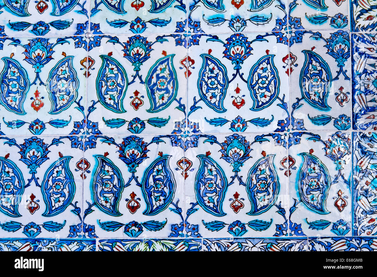 Handmade Traditional Turkish Blue Tile Wall Stock Photo - Alamy