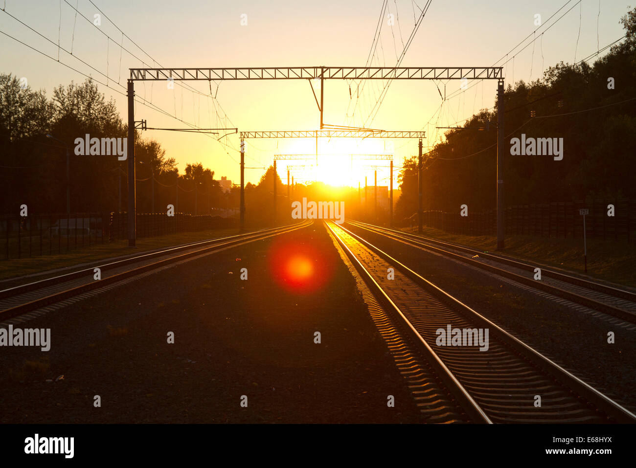 Railroad railway sunset sun hi-res stock photography and images - Alamy