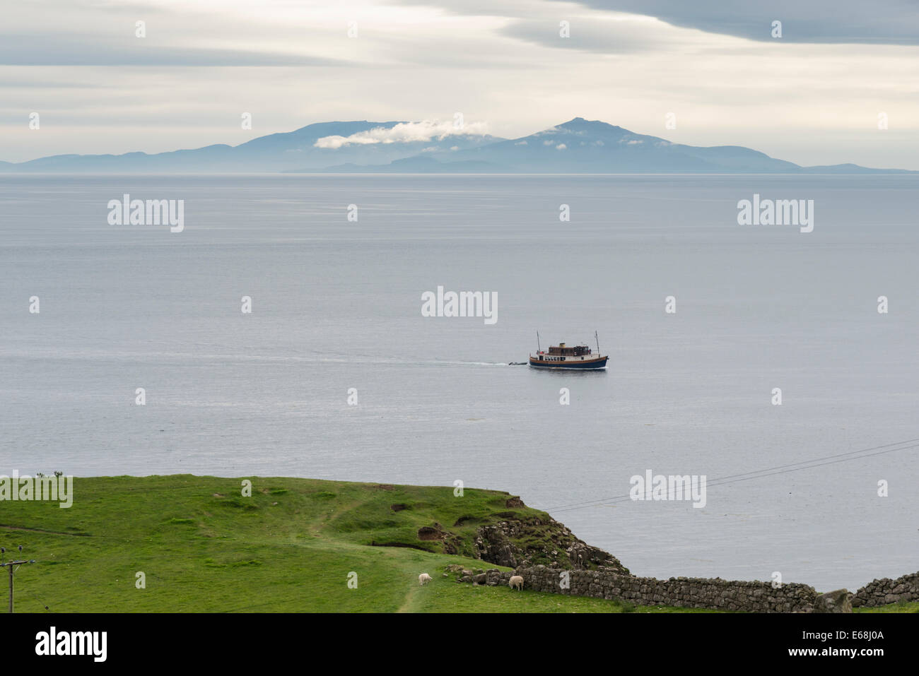 Little minch boat hi-res stock photography and images - Alamy