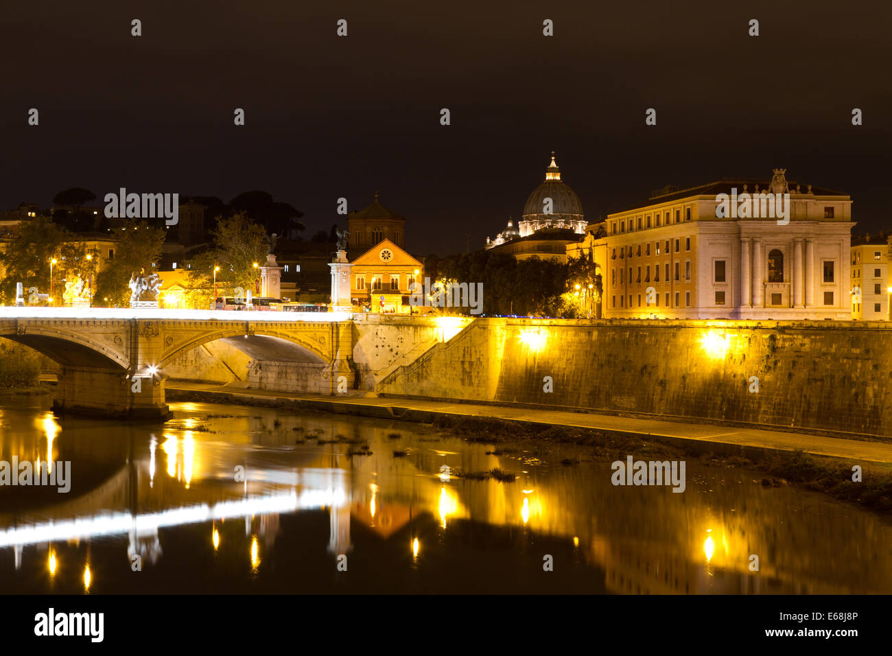 Ponte Vittorio Emanuele II, Rome, Italy Stock Photo - Alamy