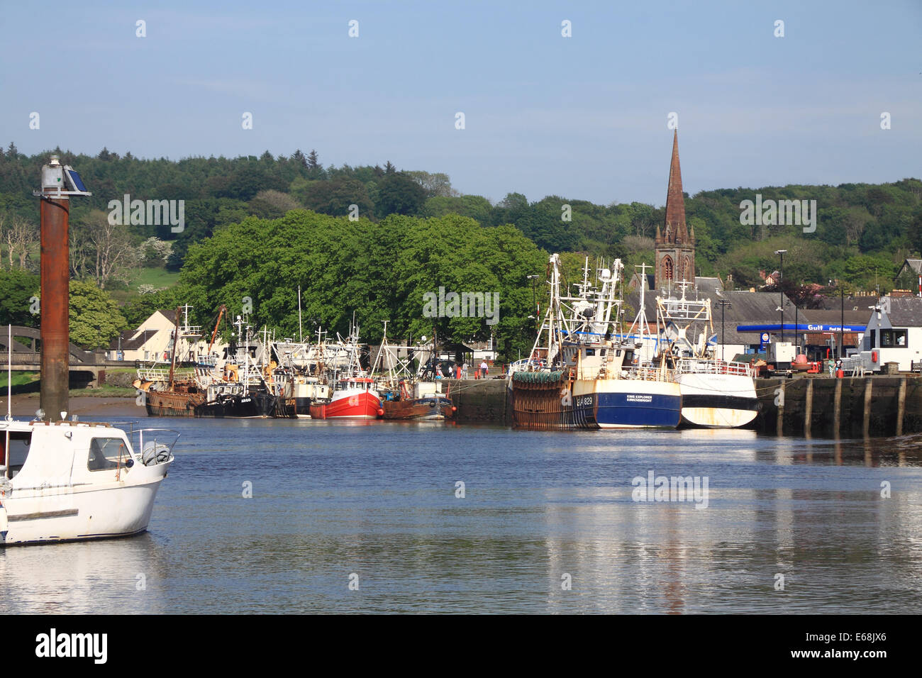 Kirkcudbright harbour on the River Dee, Scotland Stock Photo - Alamy