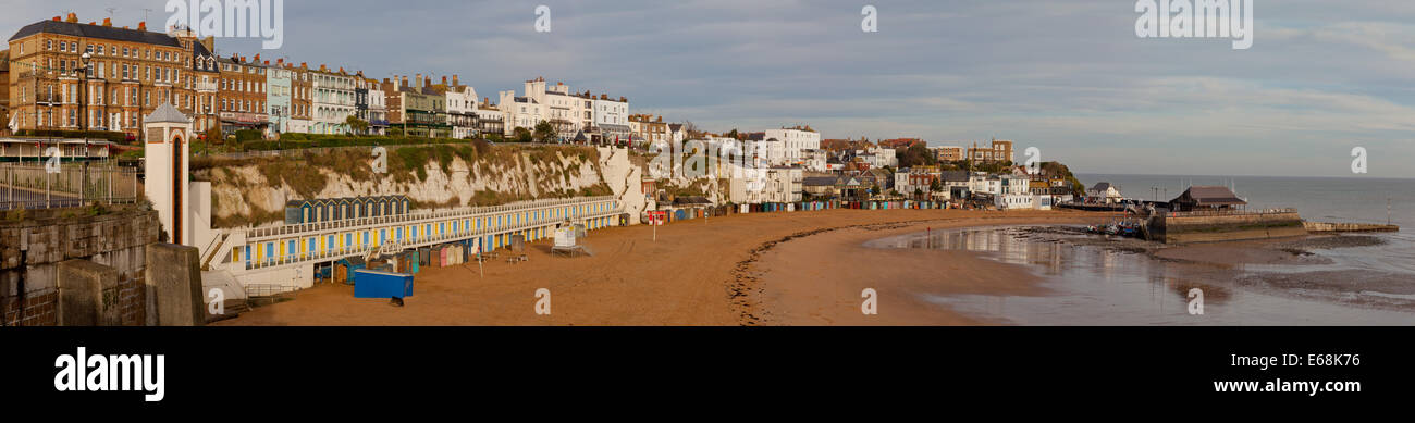 Broadstairs pier harbour hi-res stock photography and images - Alamy