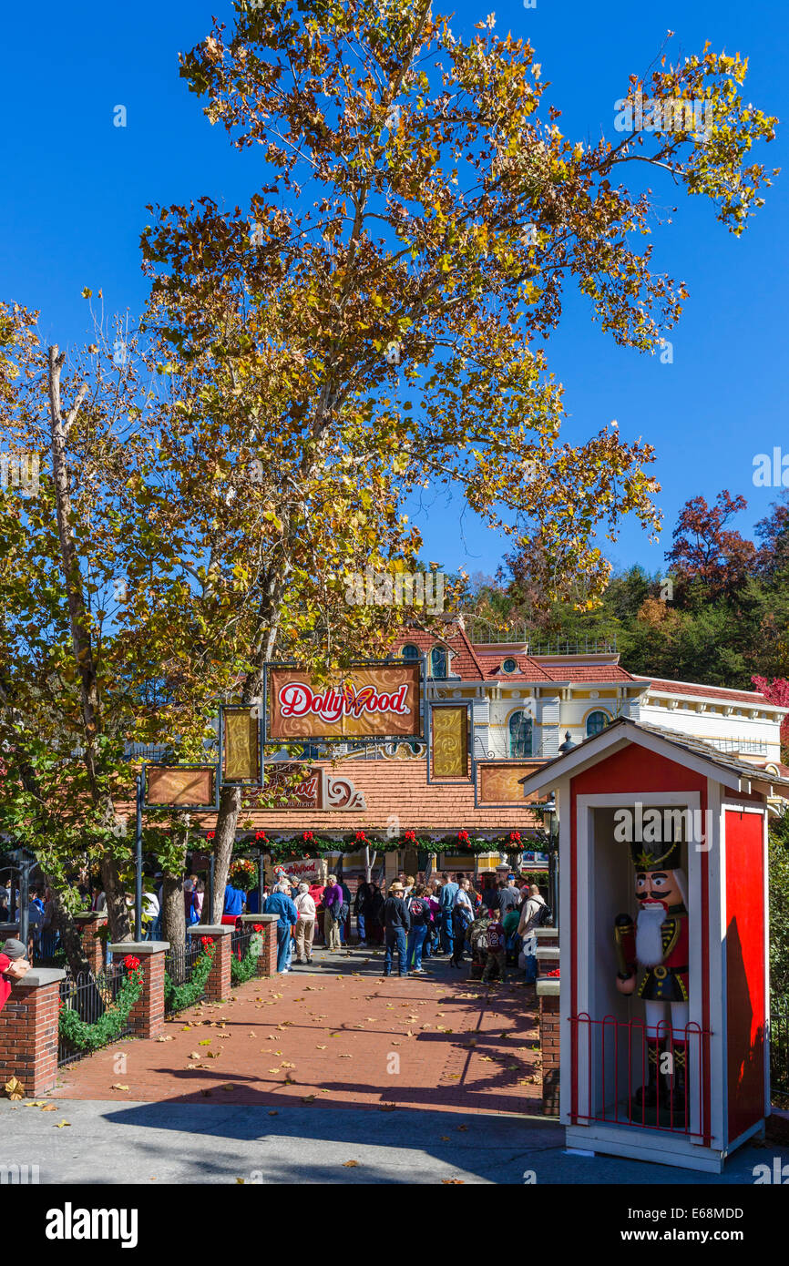 Entrance to Dollywood theme park in the holiday season, Pigeon Forge, Tennessee, USA Stock Photo ...