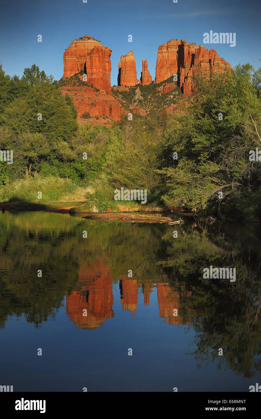 The beautiful red rocks of Sedona in the desert Southwest of Arizona ...