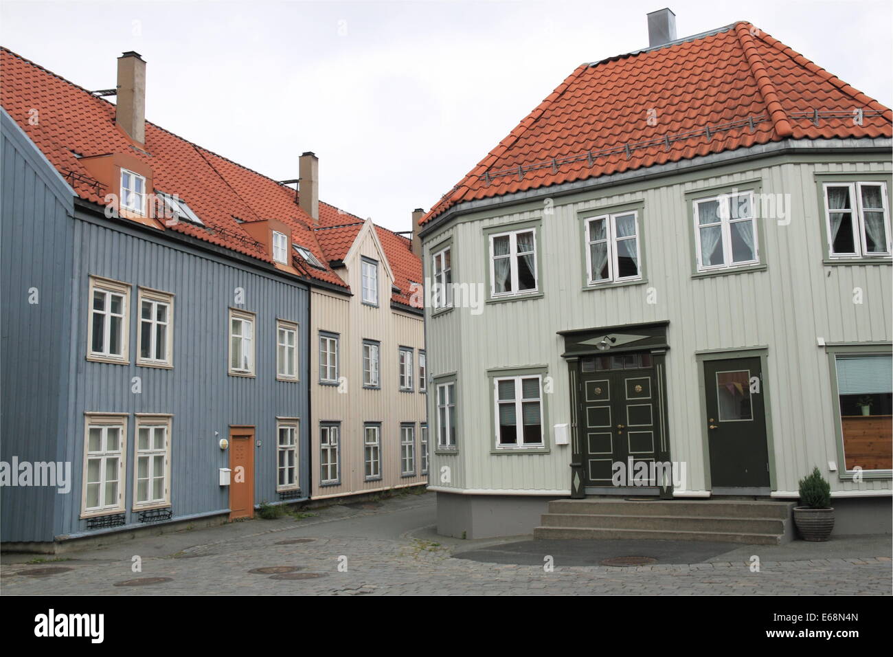 Norway timber buildings timber building wooden house hi-res stock ...