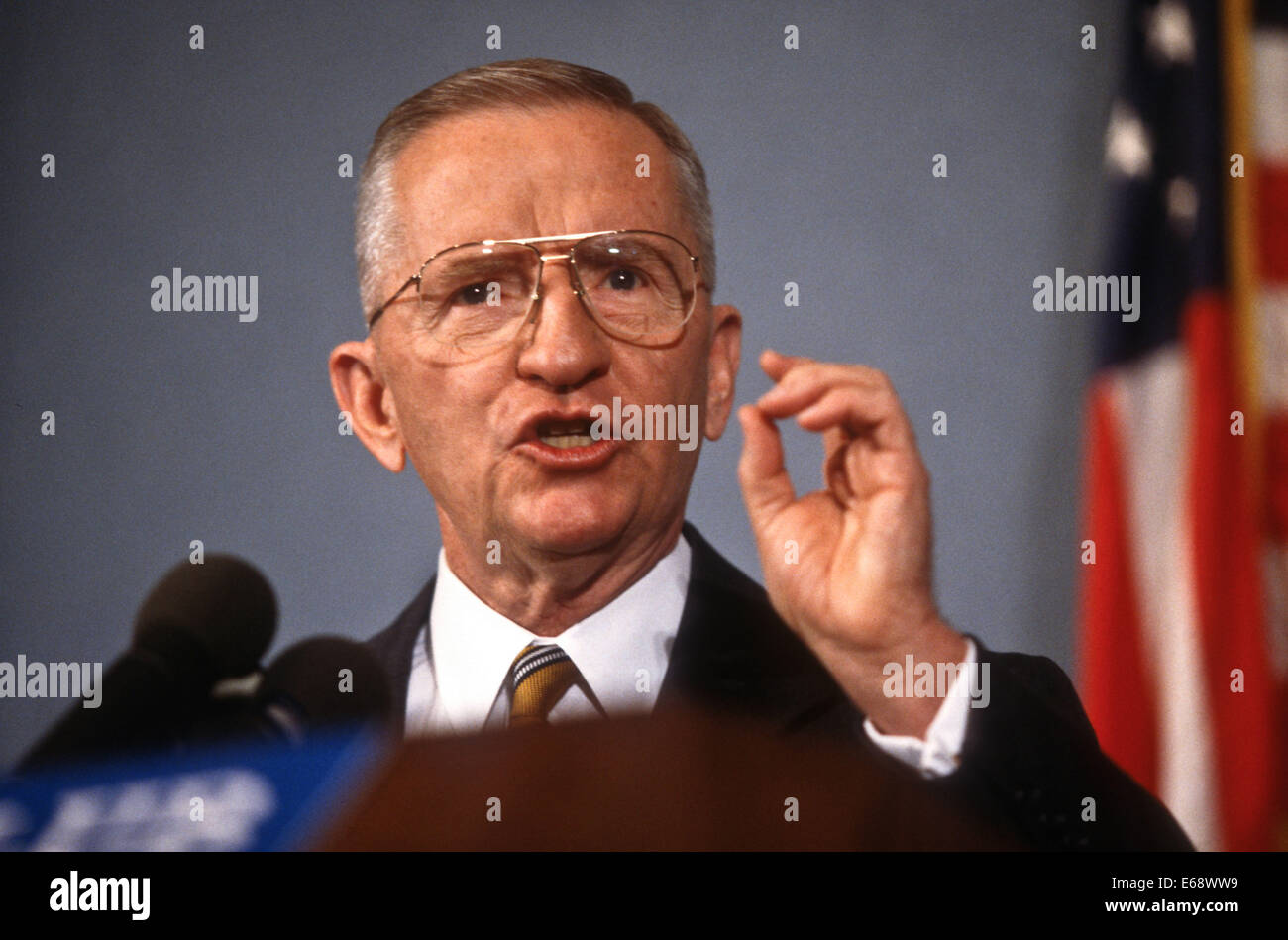 Washington, DC, USA. 25th Oct, 1996. Reform party presidential ...