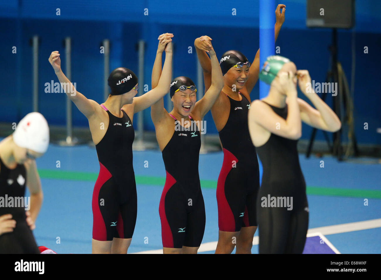 Nanjing, China. 18th Aug, 2014. (L-R) Suzuka Onodera, Jurina Shiga ...
