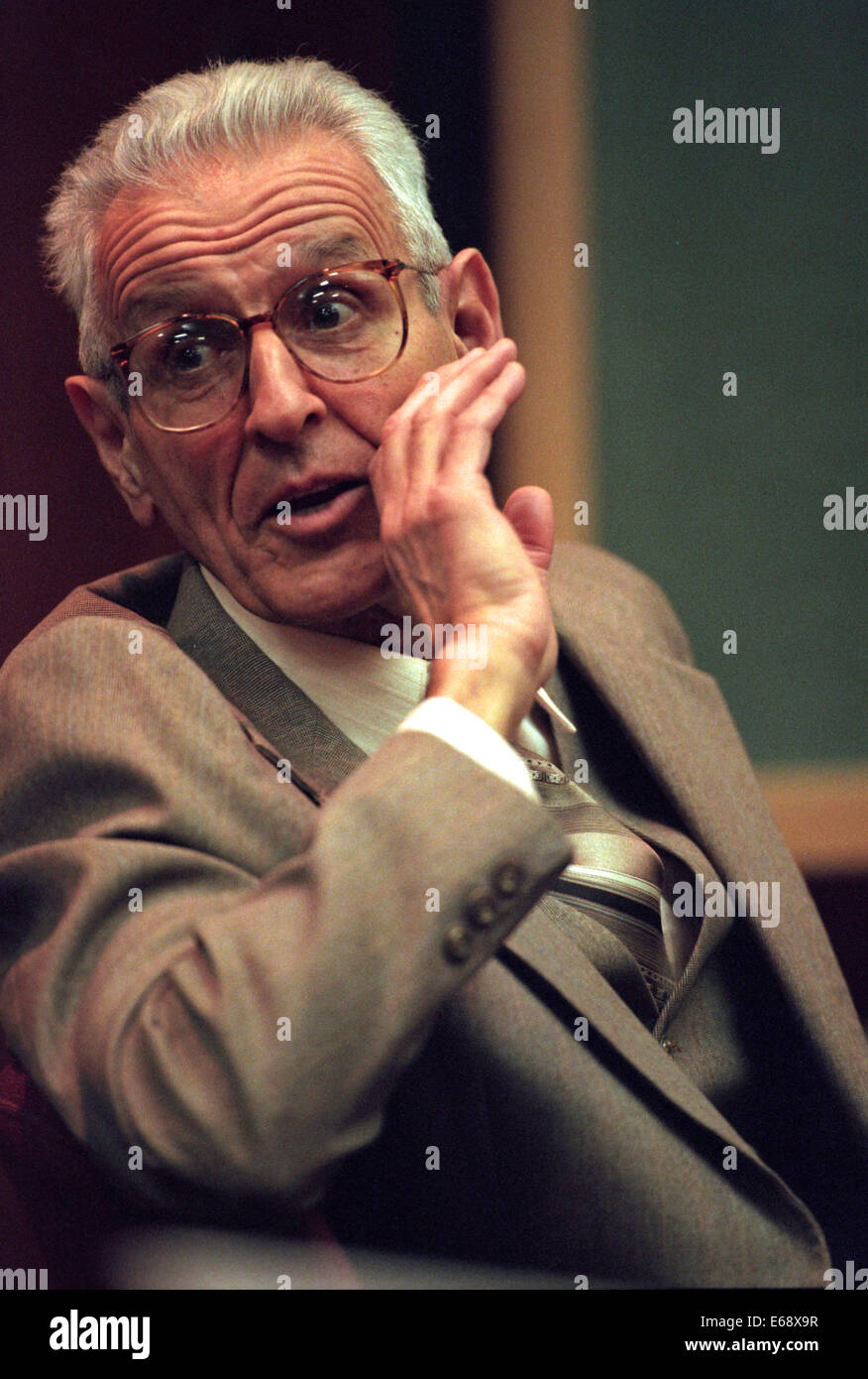 Geoffrey fieger hi-res stock photography and images - Alamy