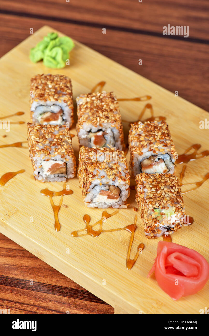 sesame sushi rolls Stock Photo - Alamy