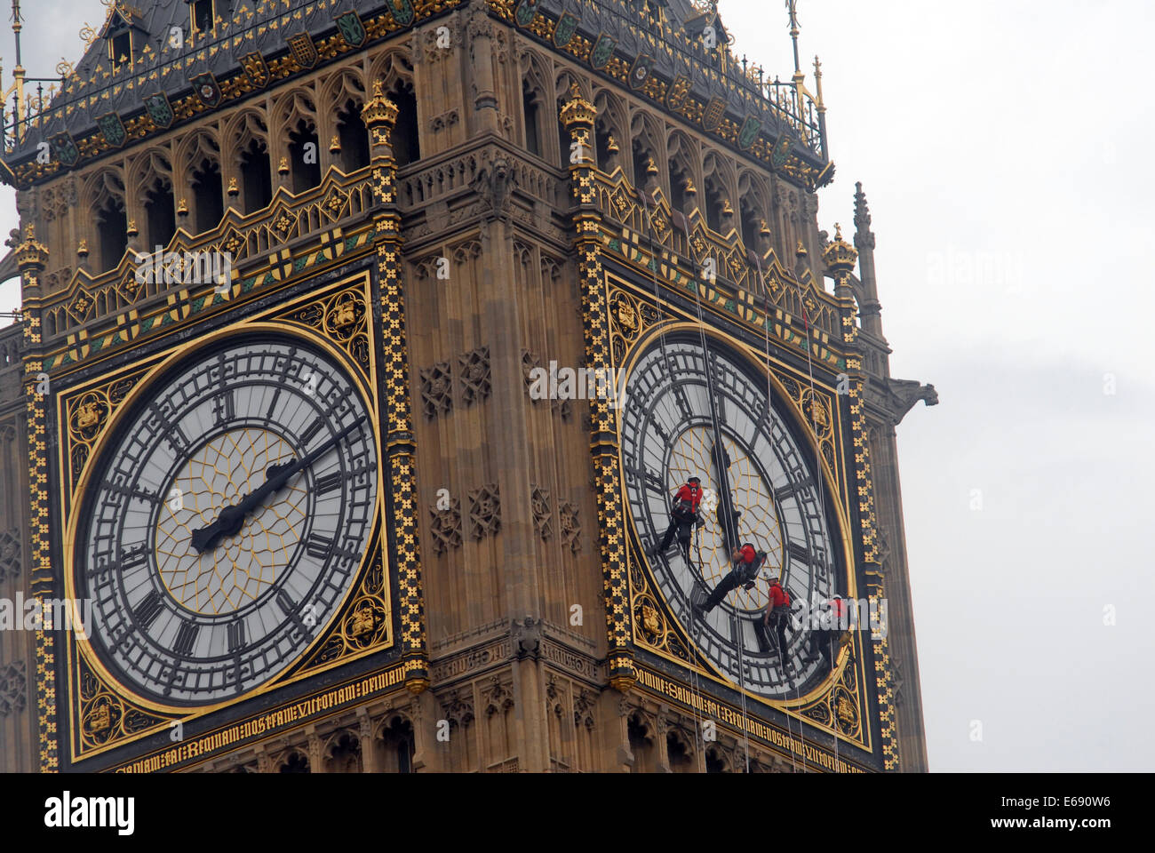 London, UK. 18th Aug, 2014. Time stands still for Big Ben as abseil ...