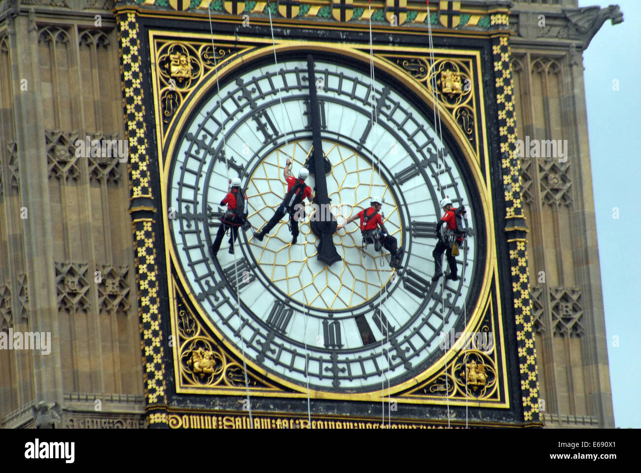 London, UK. 18th Aug, 2014. Time stands still for Big Ben as abseil ...