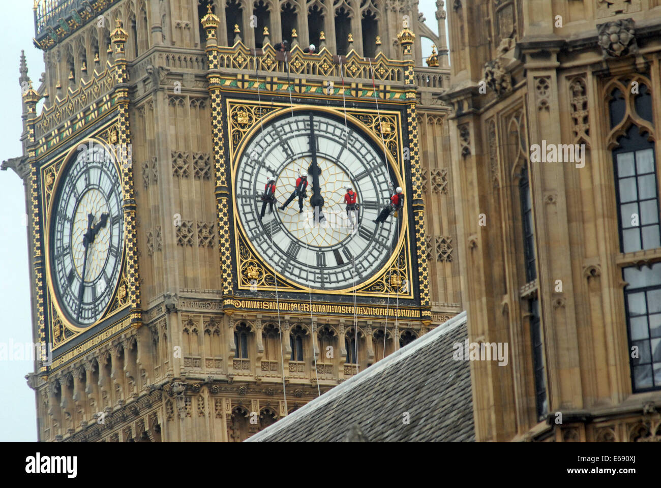 London, UK. 18th Aug, 2014. Time stands still for Big Ben as abseil ...