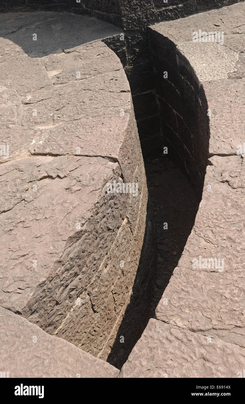 Rock trench hi-res stock photography and images - Alamy