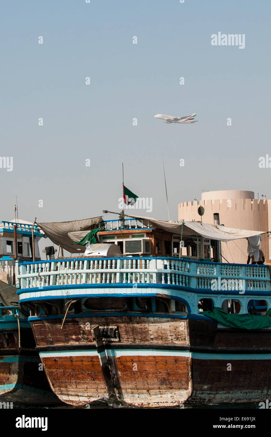 Jet boat dubai hi-res stock photography and images - Alamy
