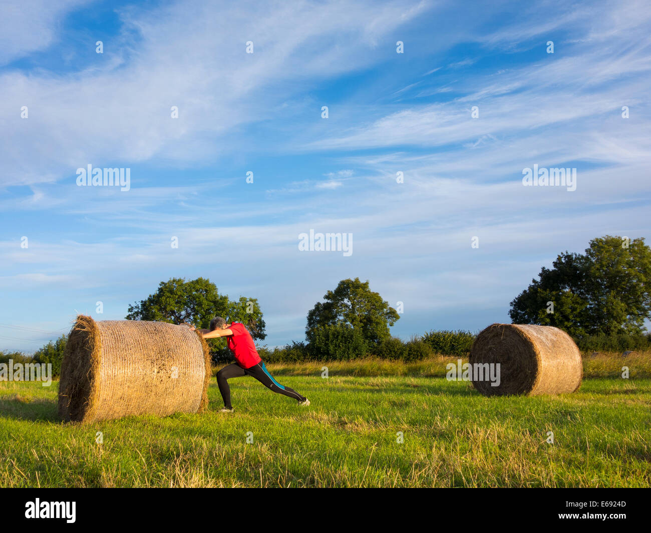 Make hay while the sun shines hi-res stock photography and images - Alamy