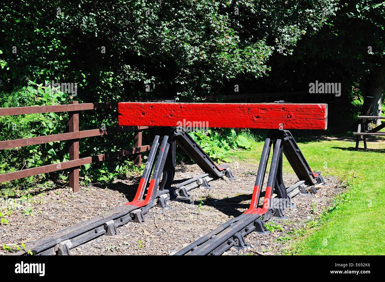 Red railway buffer stop at the end of the railway track, Severn Valley ...