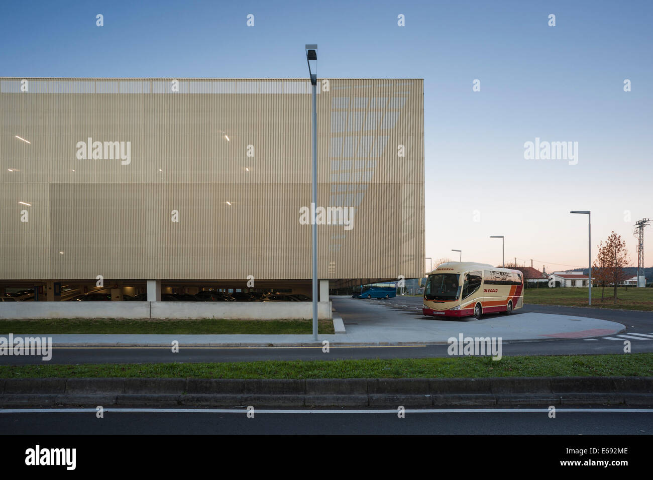 Multi-Storey Car Park And Bus Station, University of the Basque Country ...