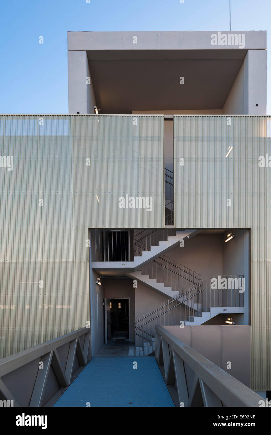 Multi-Storey Car Park And Bus Station, University of the Basque Country ...