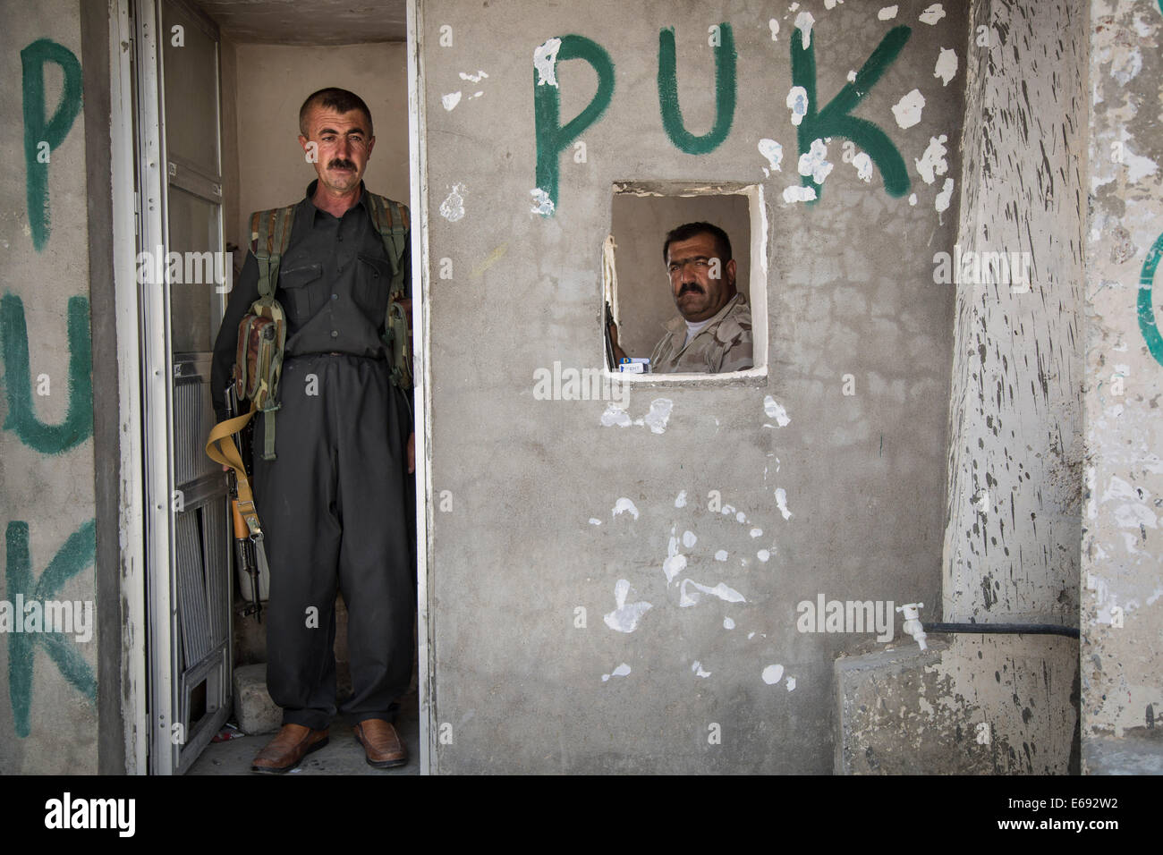 Makhmour mountains hi-res stock photography and images - Alamy