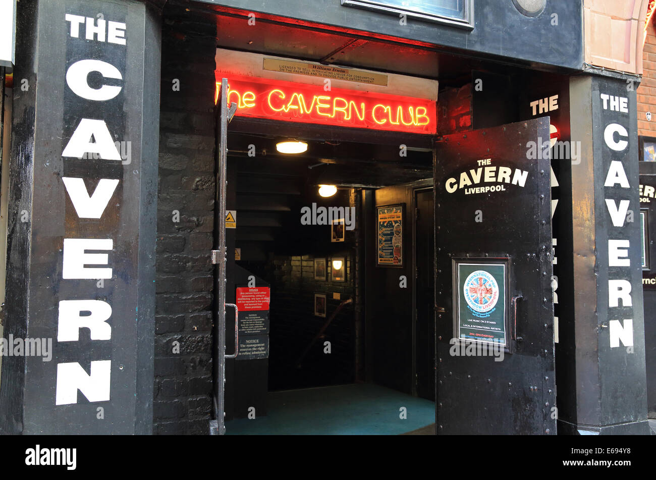 The cavern club on matthew street hi-res stock photography and images ...