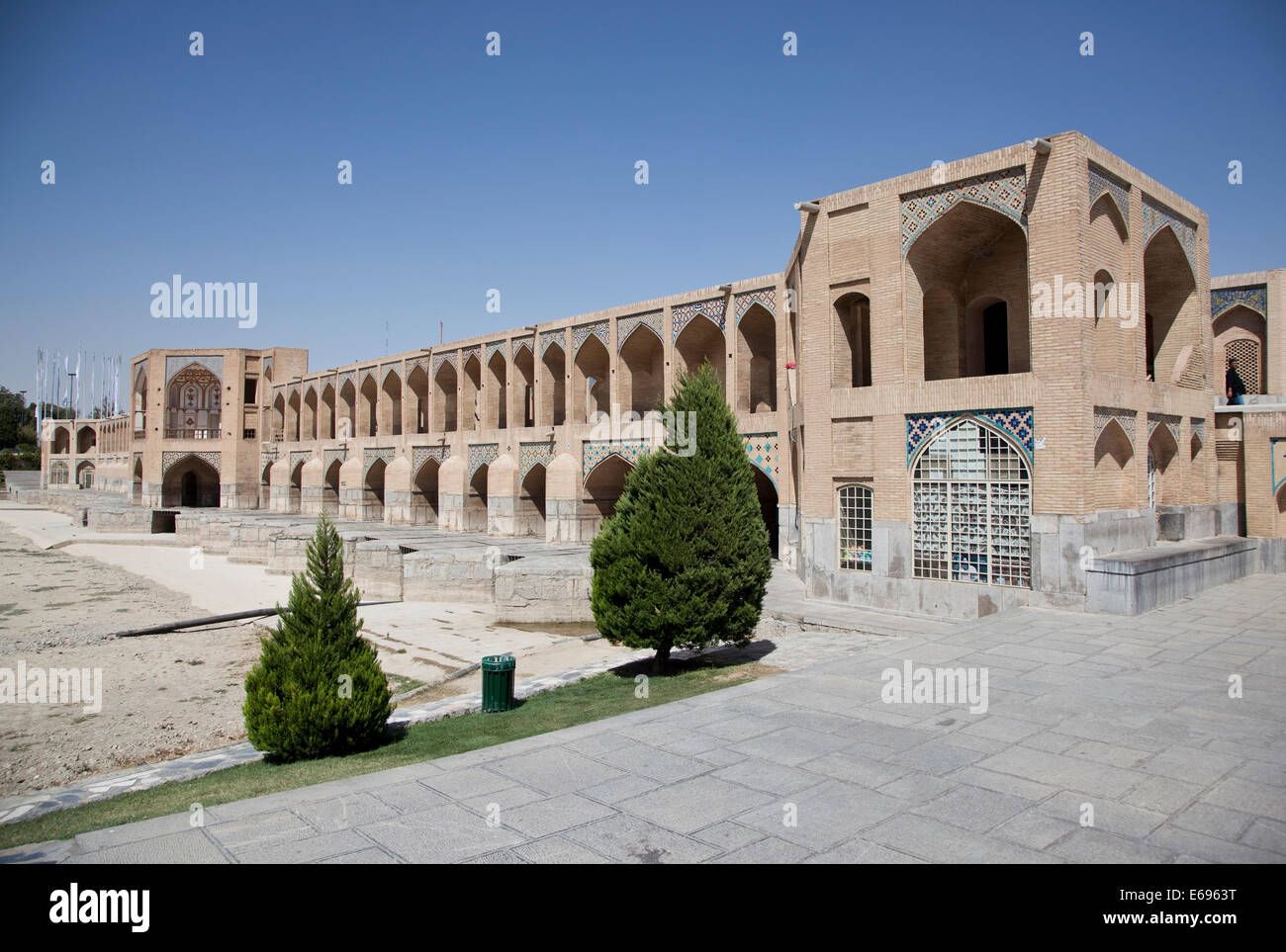 Si-o-se Pol, Siosepol or Siose Bridge, also Bridge of 33 Arches or ...