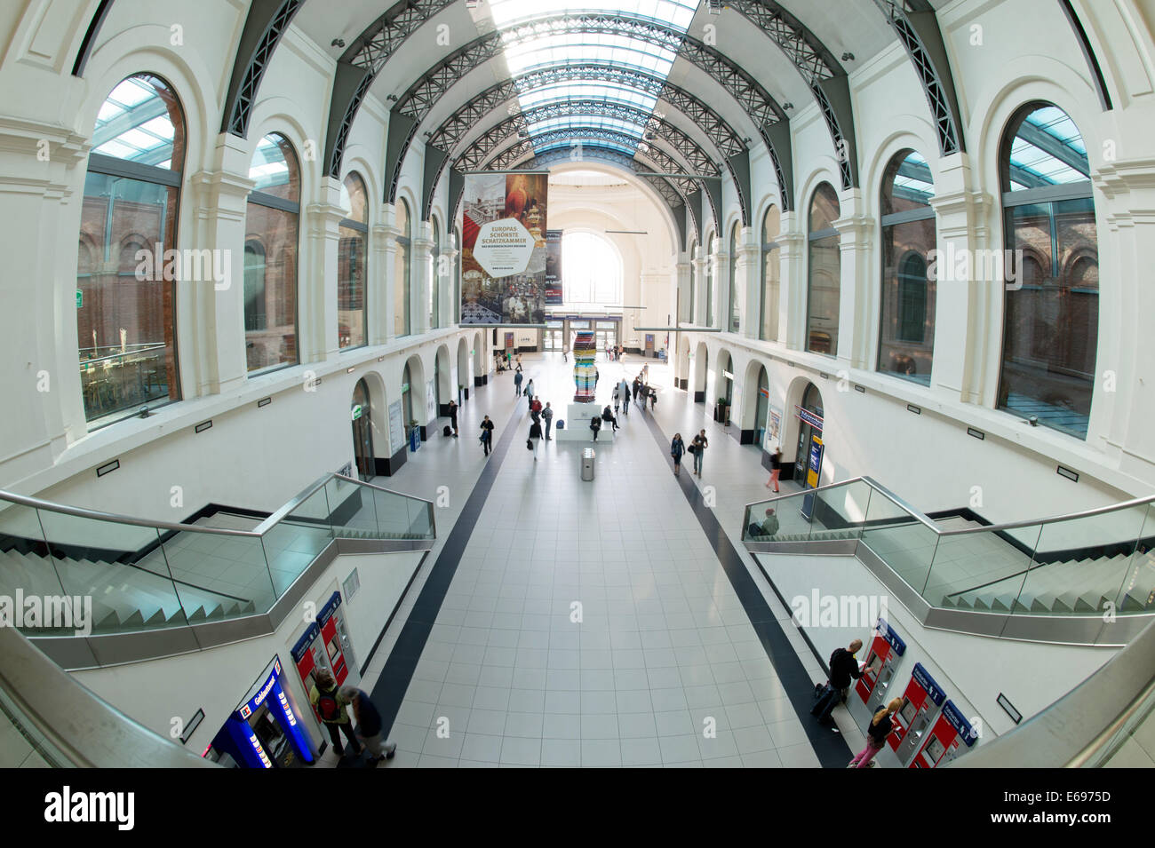 Dresden station interior germany hi-res stock photography and images ...
