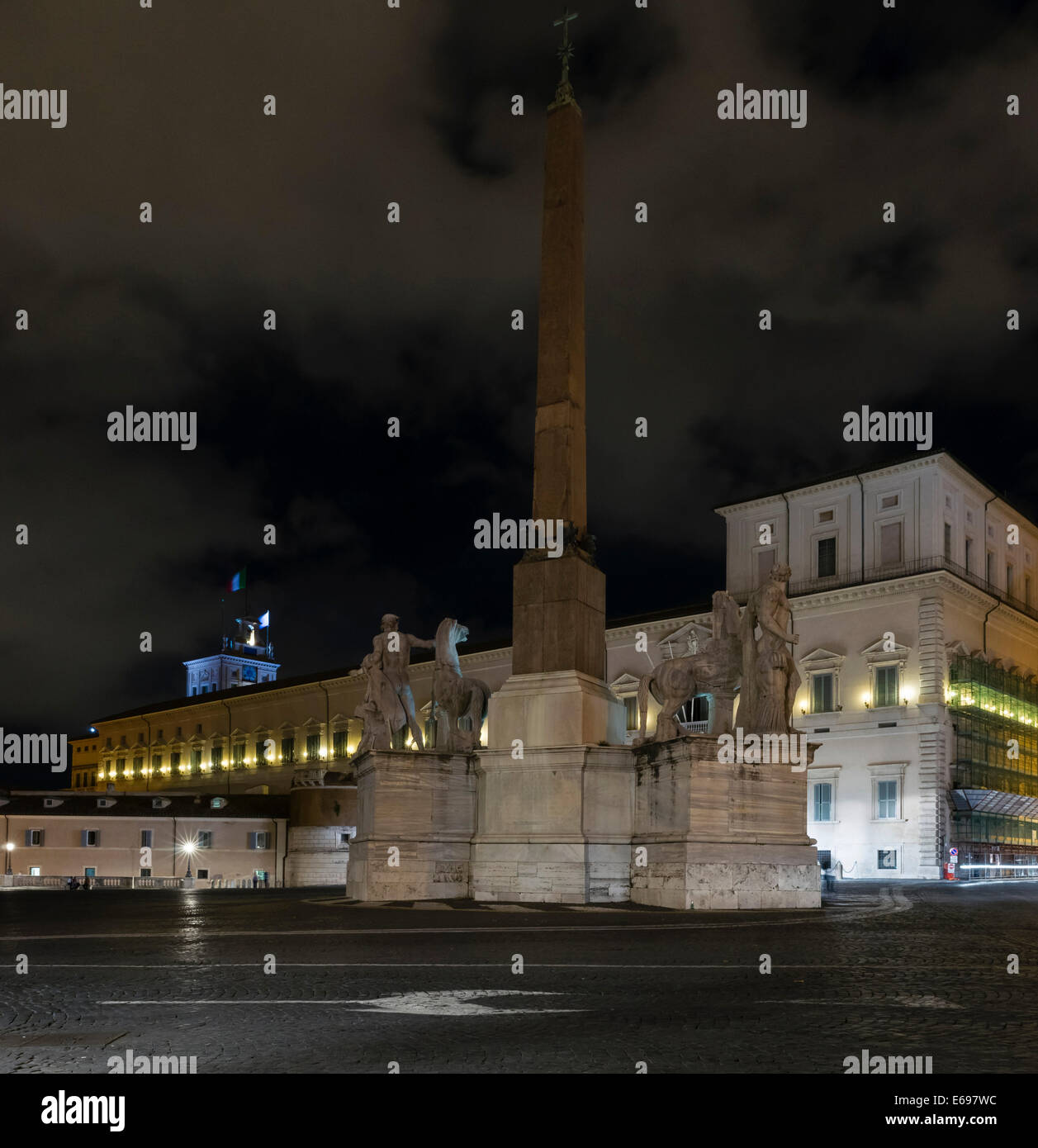 Fontana dioscuri quirinale hi-res stock photography and images - Alamy