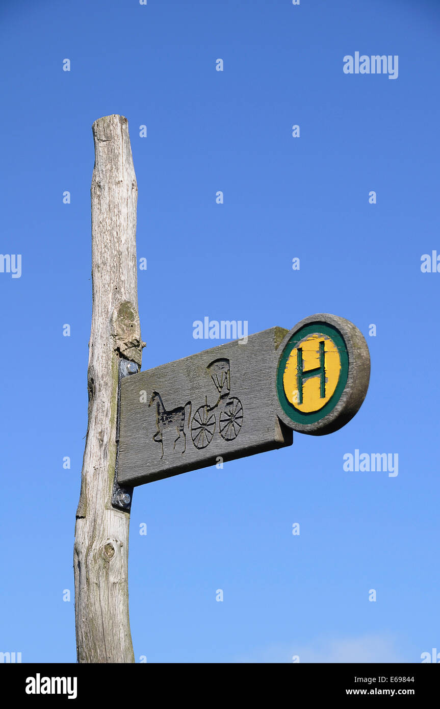Coach stop hi-res stock photography and images - Alamy