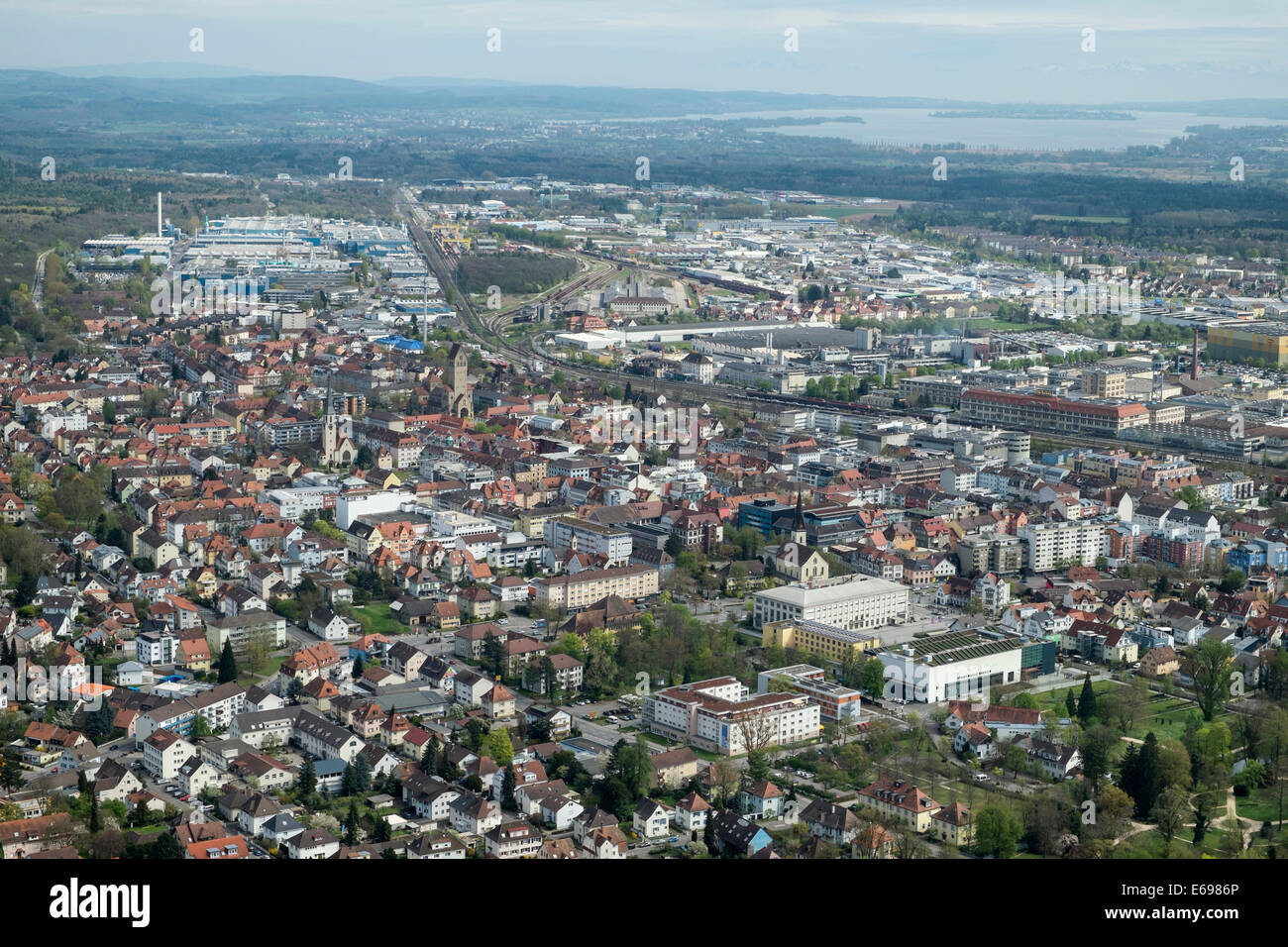 Singen hi-res stock photography and images - Alamy