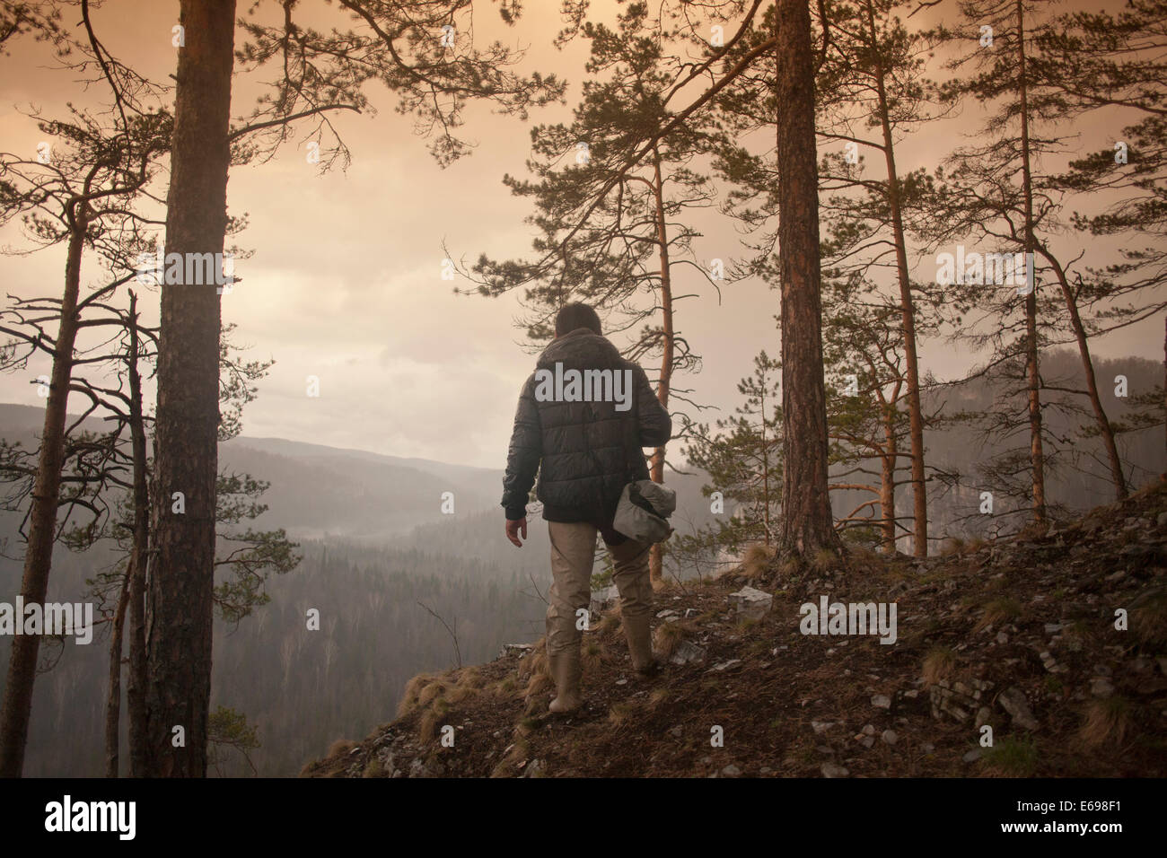 Man overlooking view hi-res stock photography and images - Alamy