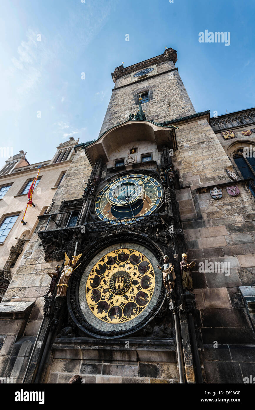Medieval clock hi-res stock photography and images - Alamy
