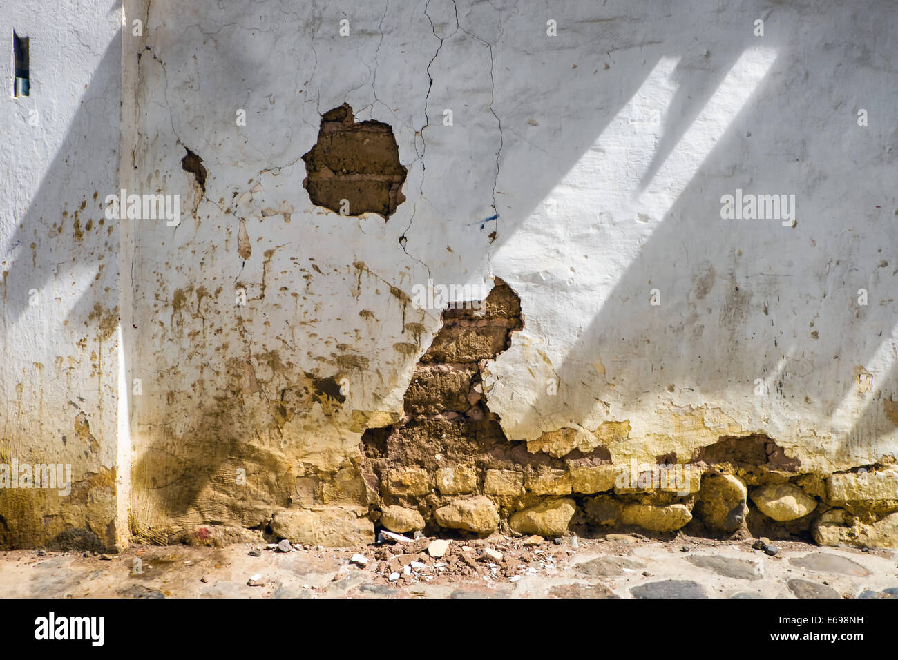 Destroy wall hi-res stock photography and images - Alamy