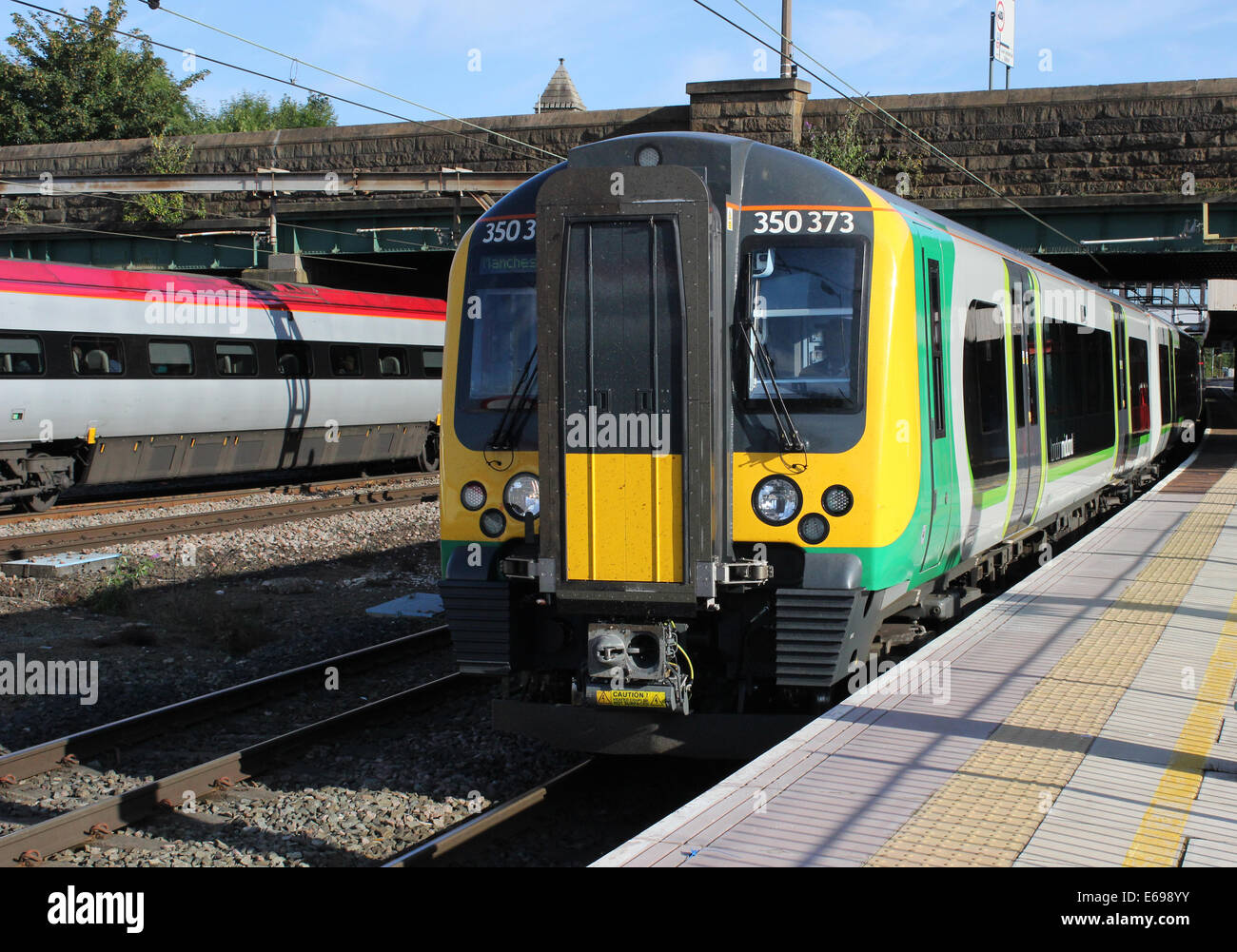 Lancaster railway station hi-res stock photography and images - Alamy