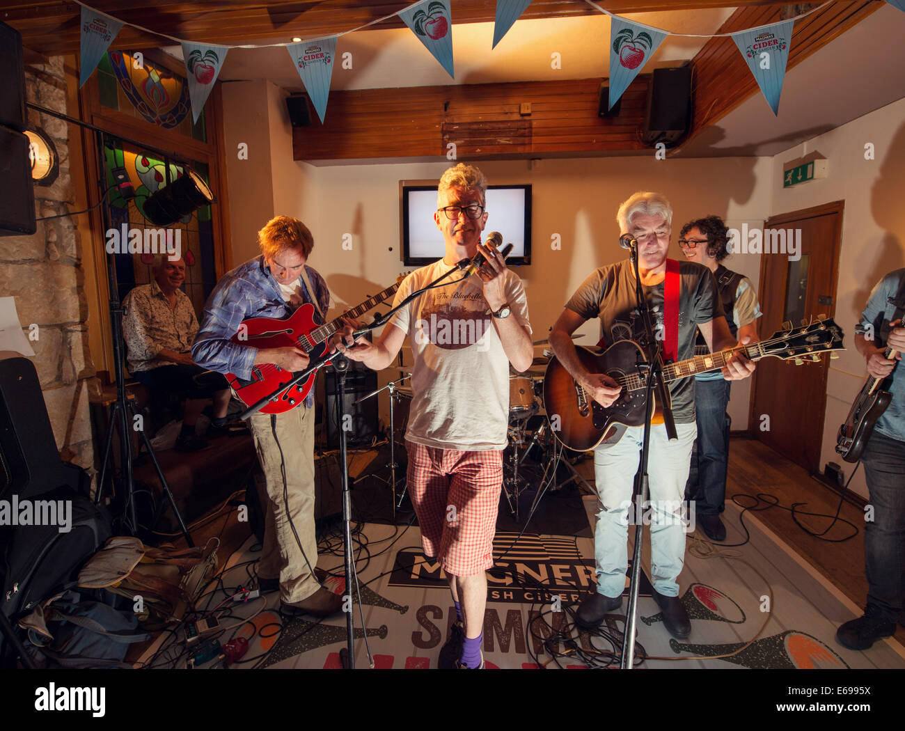 Bobby bluebell hi-res stock photography and images - Alamy