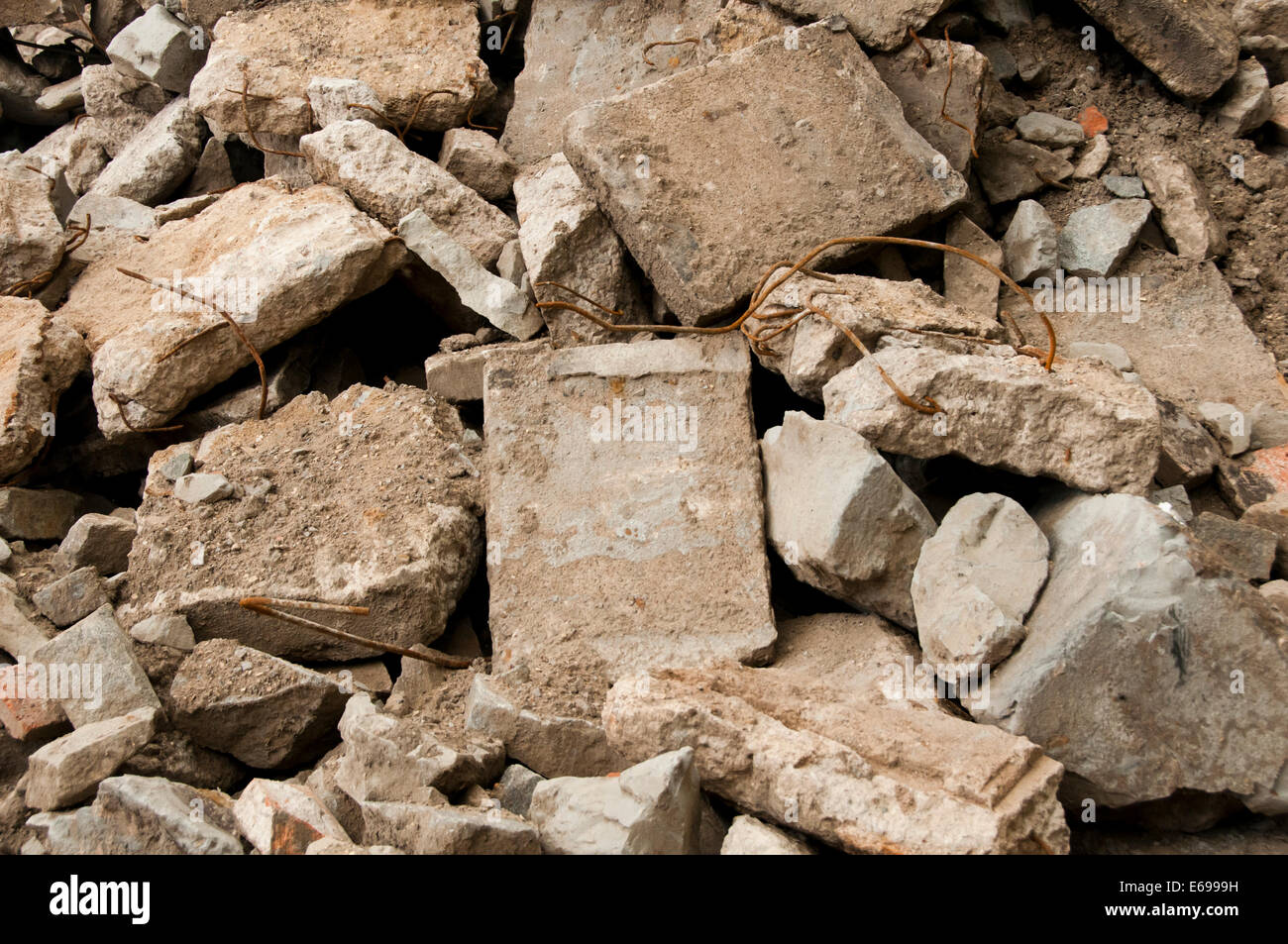 Concrete Rubble Stock Photos & Concrete Rubble Stock Images - Alamy